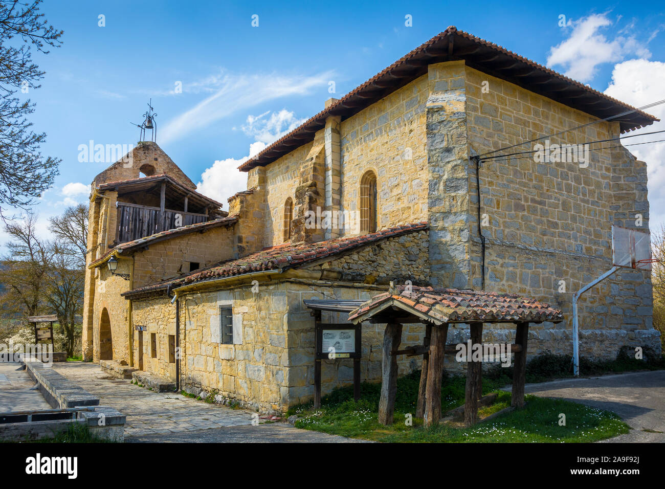 Church facade architecture hi-res stock photography and images - Alamy