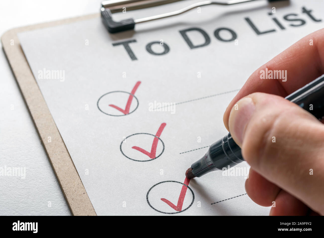 Tick clipboard hi-res stock photography and images - Alamy