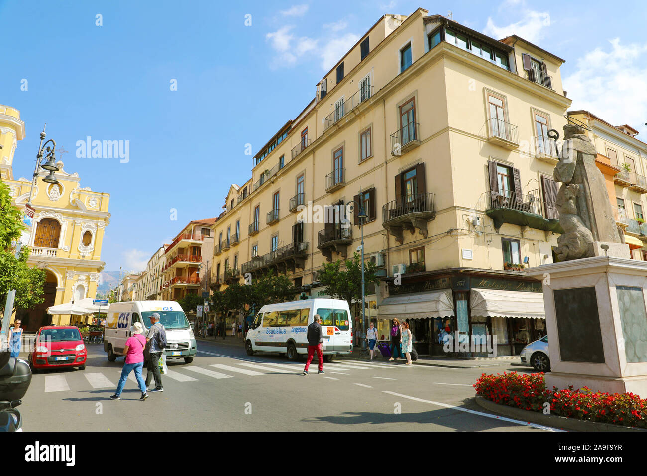 Sorrento italy town square hi-res stock photography and images - Alamy