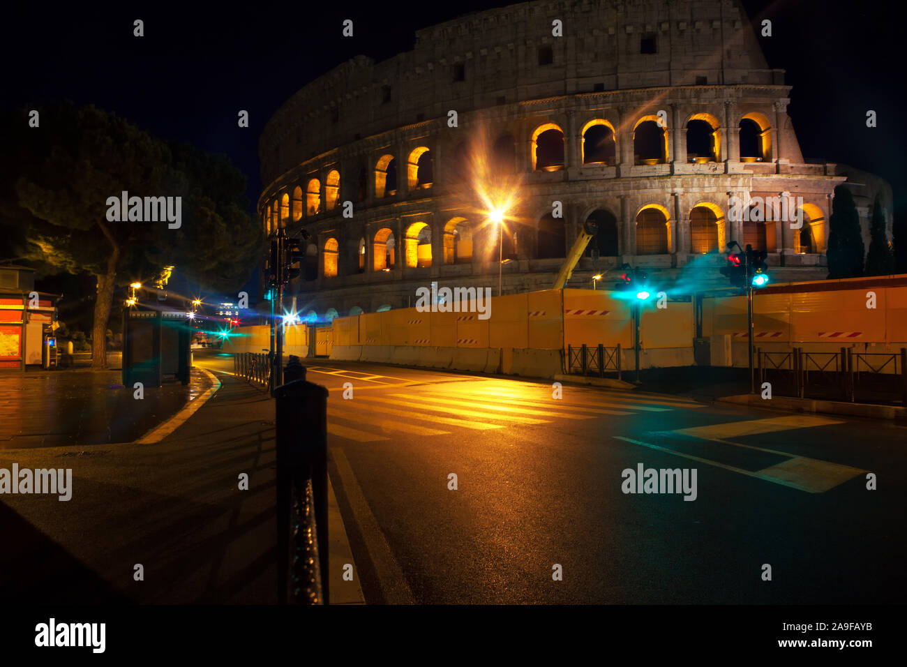 night view of street and Colosseum in Rome Stock Photo - Alamy