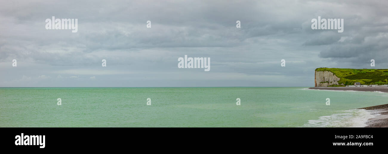 Cliff oceanside beach cliff oceanside hi-res stock photography and ...