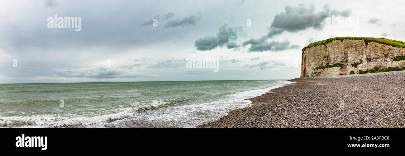 Cliff oceanside beach cliff oceanside hi-res stock photography and ...
