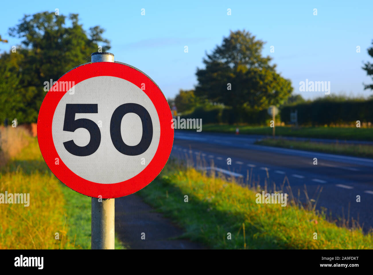 Maximum 50 speed limit sign hi-res stock photography and images - Alamy