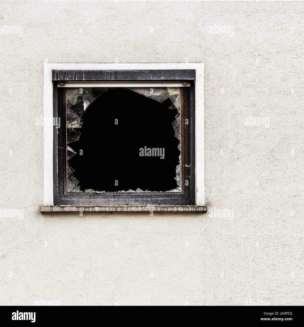 Destroyed windowpane hi-res stock photography and images - Alamy