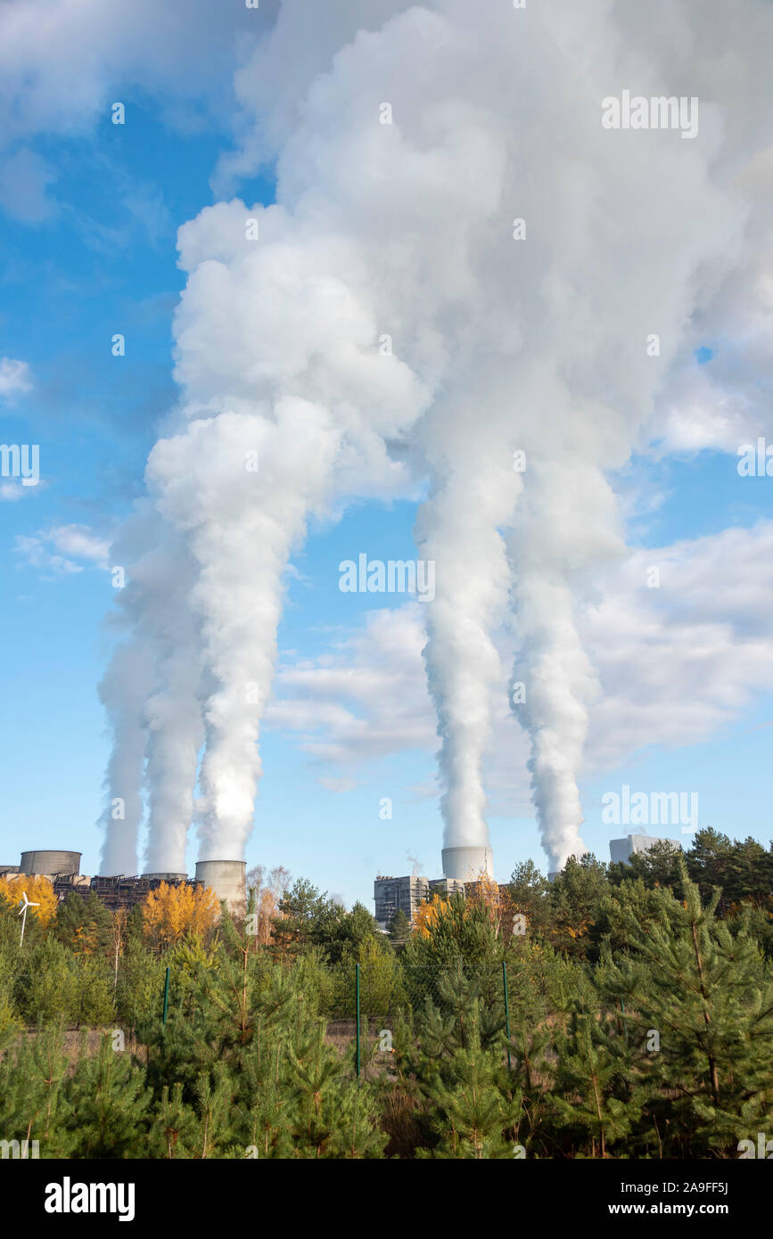 Steam columns hi-res stock photography and images - Alamy
