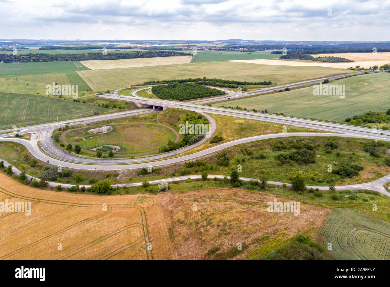 Expressway lane hi-res stock photography and images - Alamy