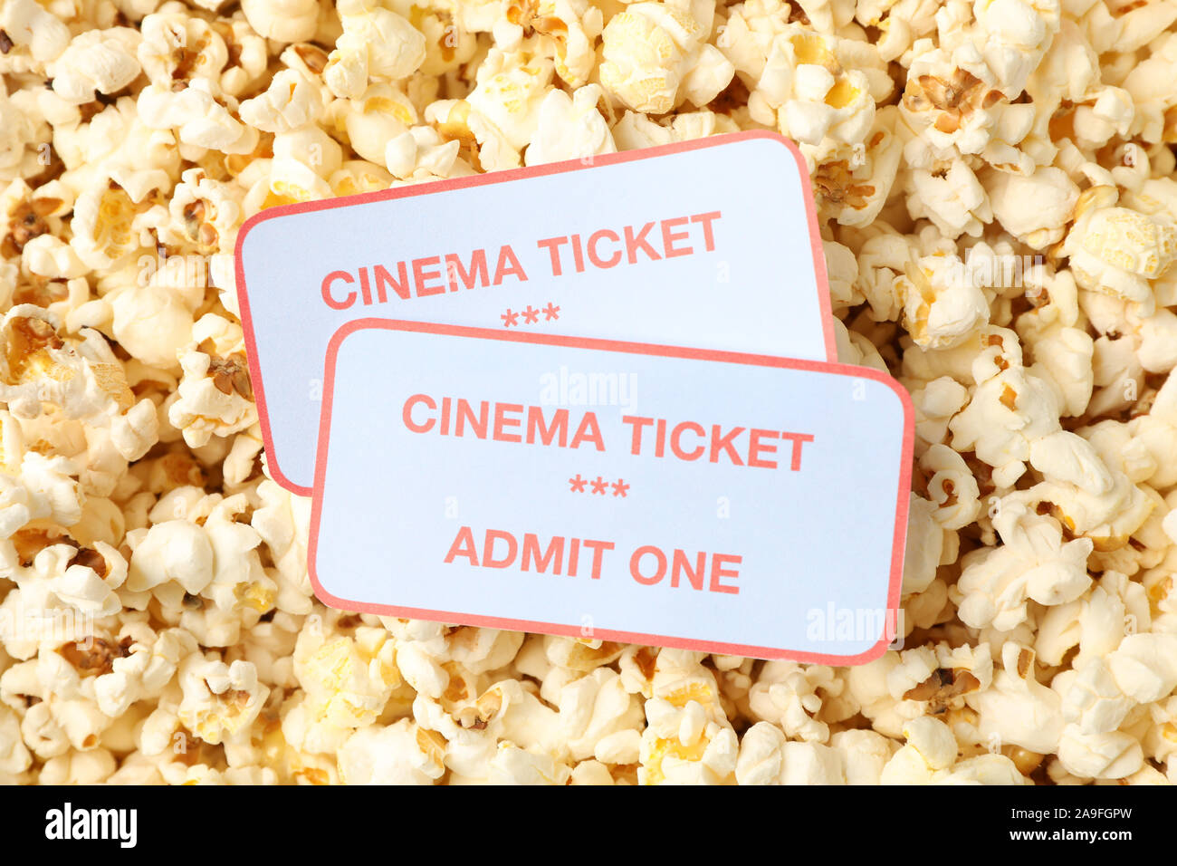 Cinema popcorn family hi-res stock photography and images - Alamy
