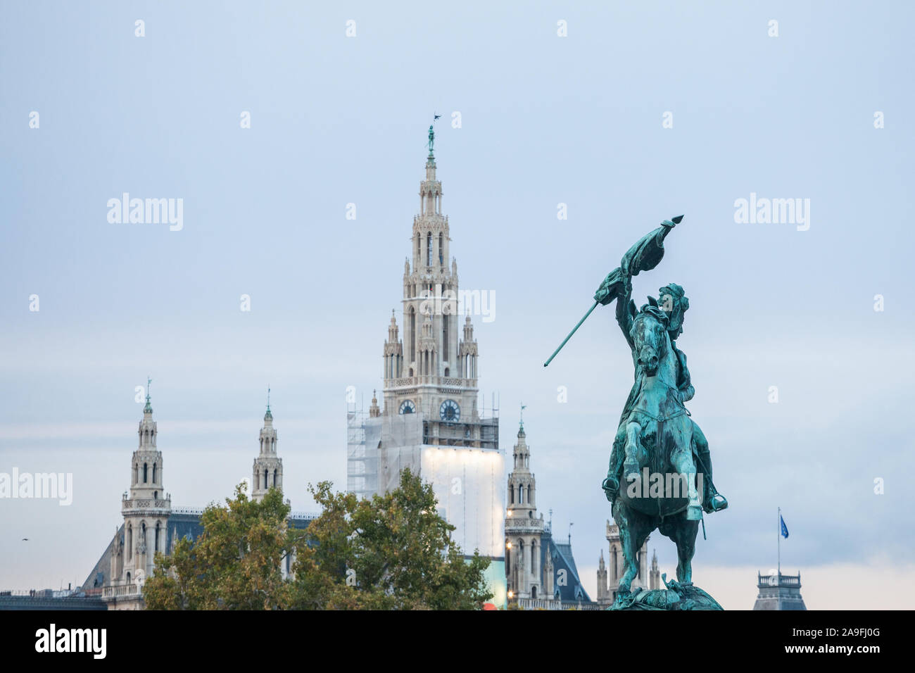 Horse statue vienna square hi-res stock photography and images - Alamy