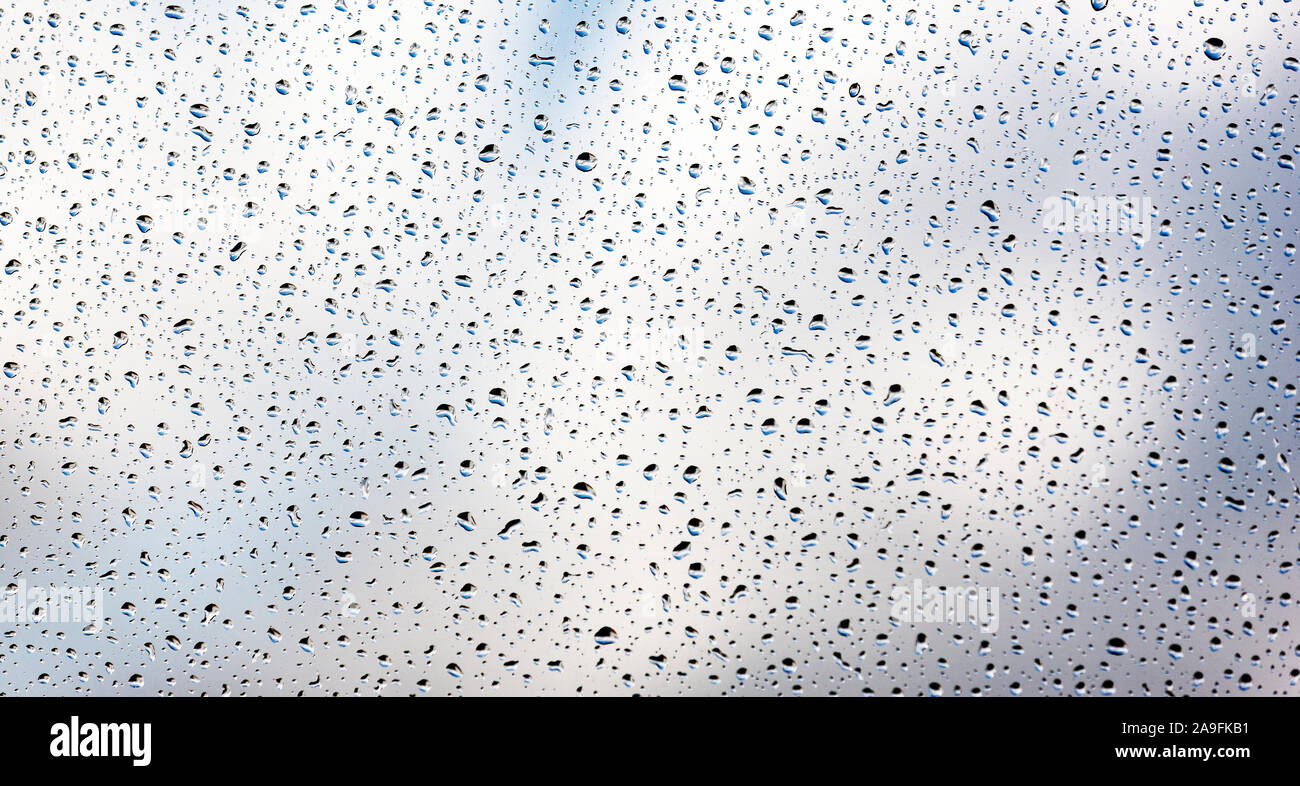 Waterdrop falling glass water hi-res stock photography and images - Alamy