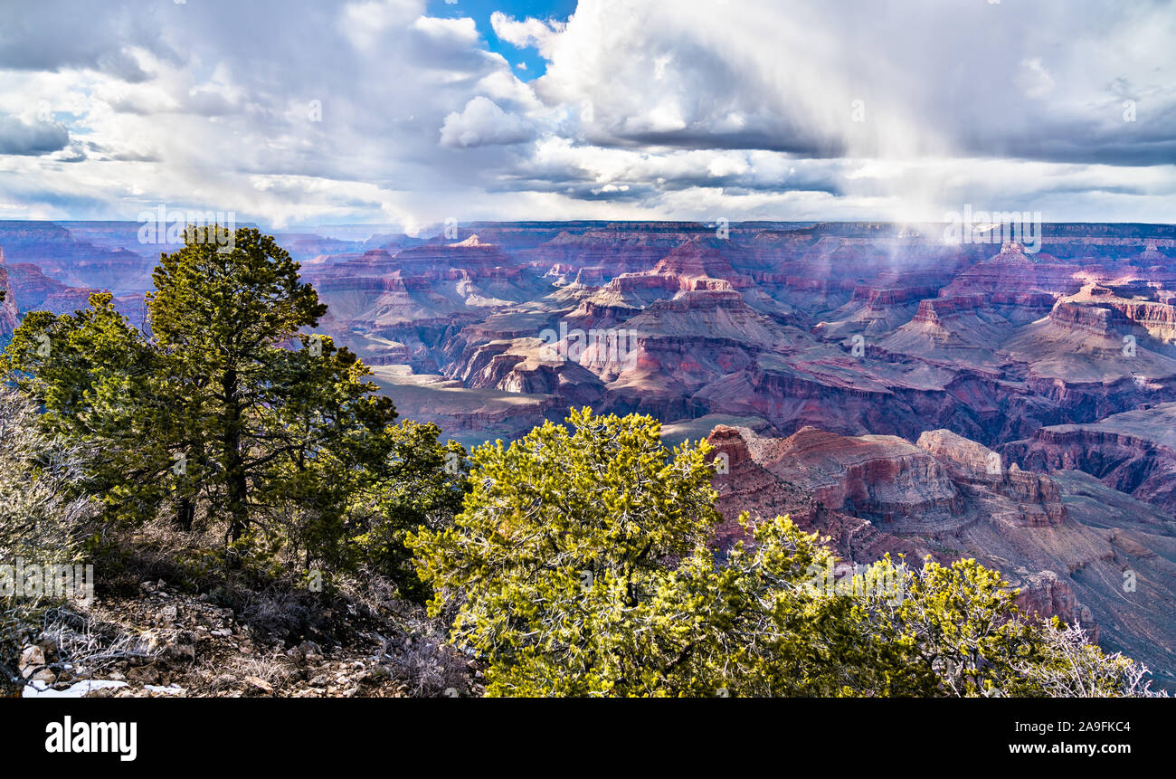 Snow on south rim hi-res stock photography and images - Alamy