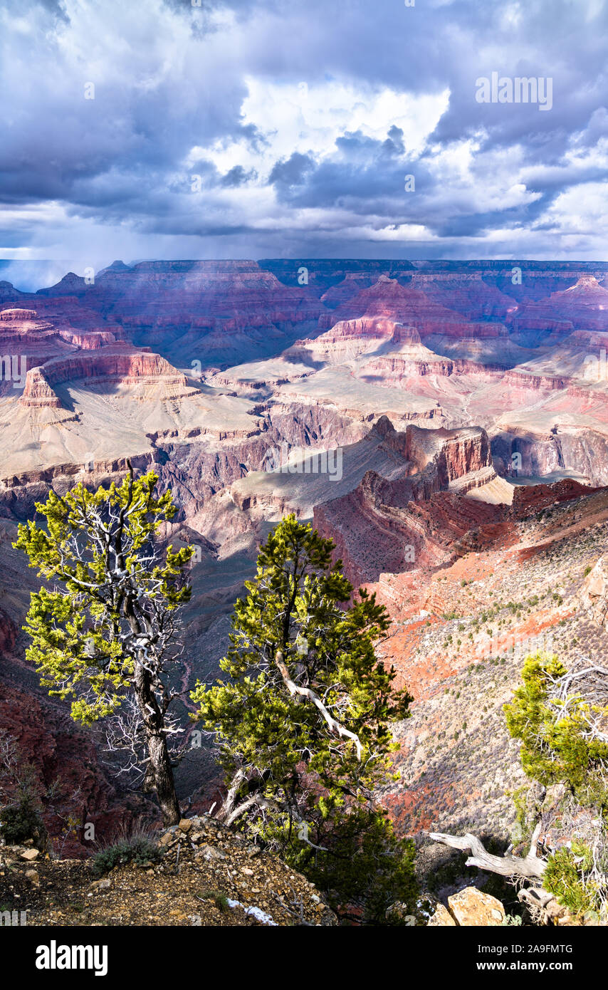 Snow on south rim hi-res stock photography and images - Alamy