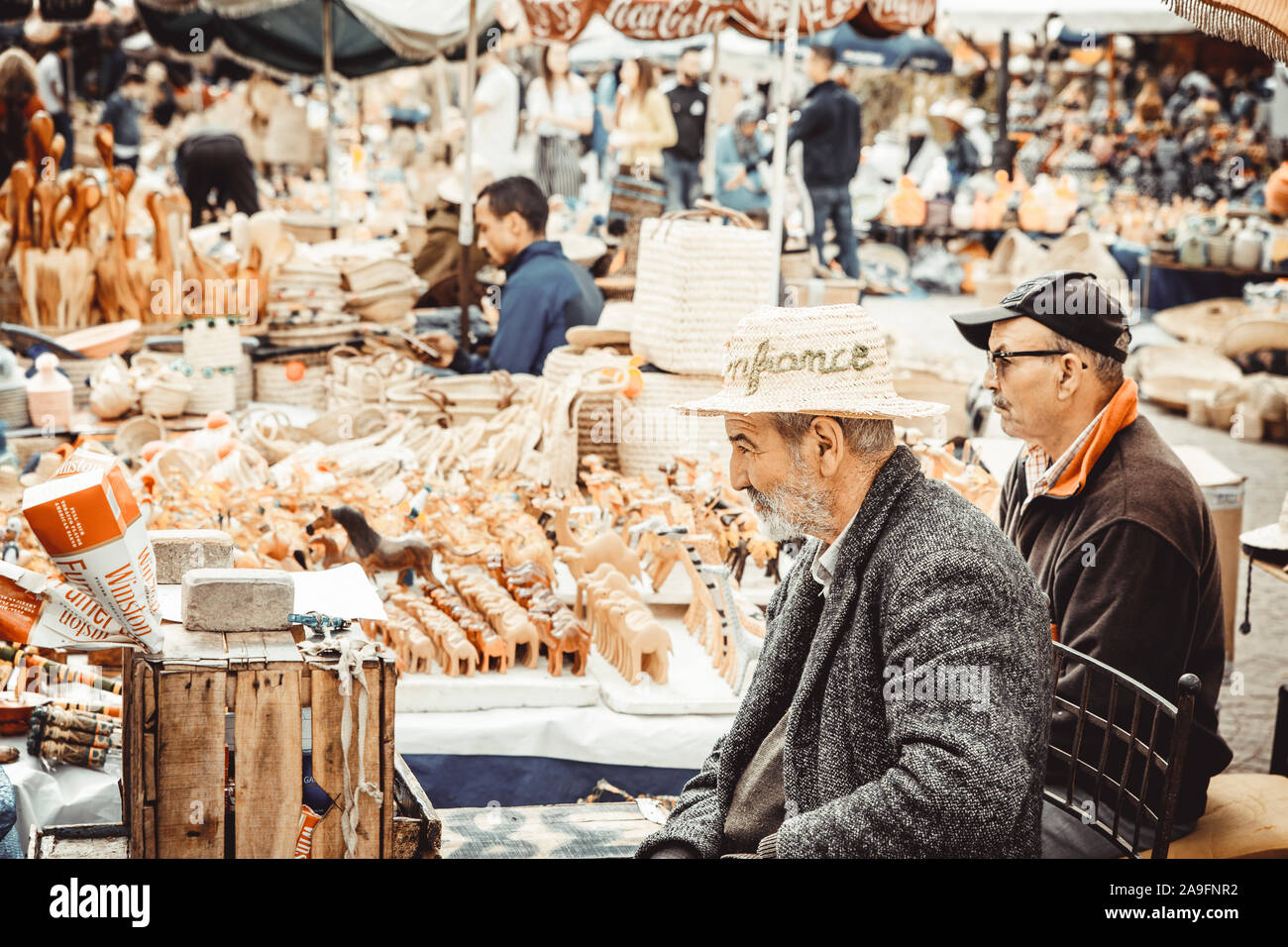 traditional carpet stall Stock Photo - Alamy