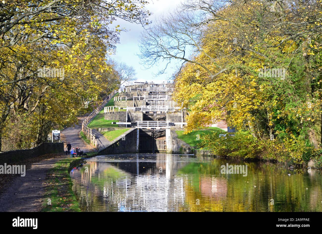 Five rise locks bingley hi-res stock photography and images - Alamy