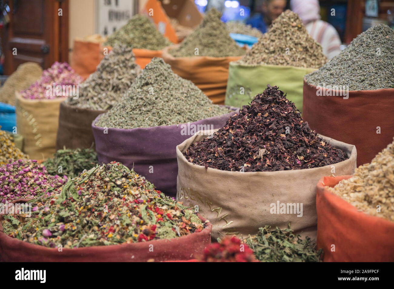 Market stall selling african art hi-res stock photography and images ...