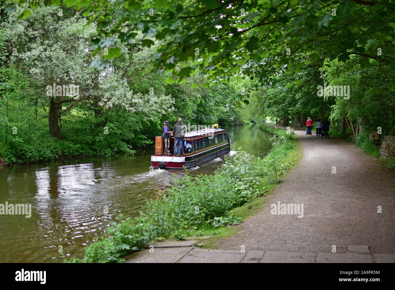 Canal boat leeds liverpool canal hi-res stock photography and images ...