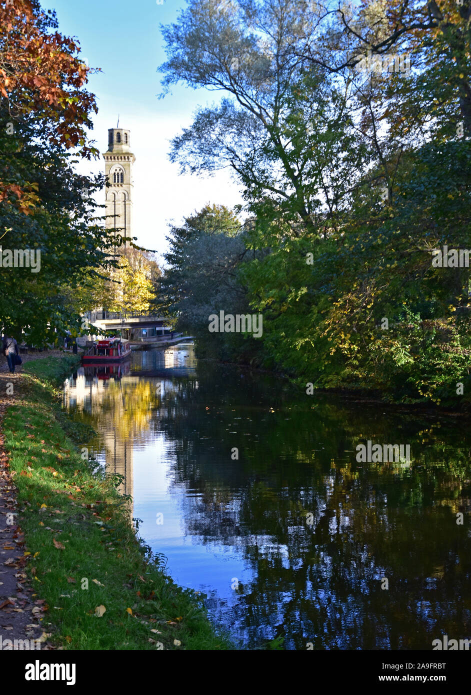 Autumn, Leeds - Liverpool canal, Saltaire, Yorkshire Stock Photo - Alamy