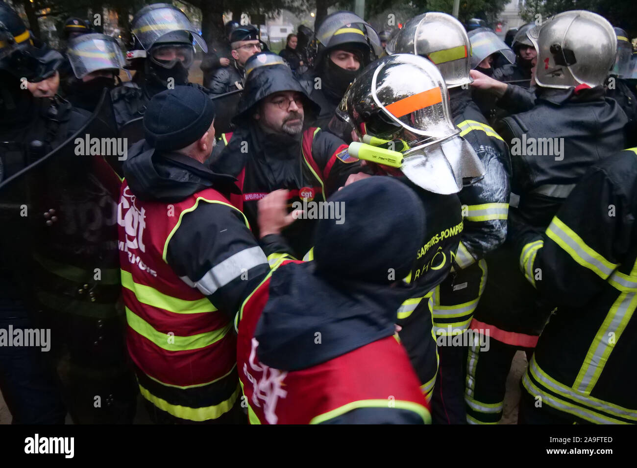 Police vs firefighters hi-res stock photography and images - Alamy