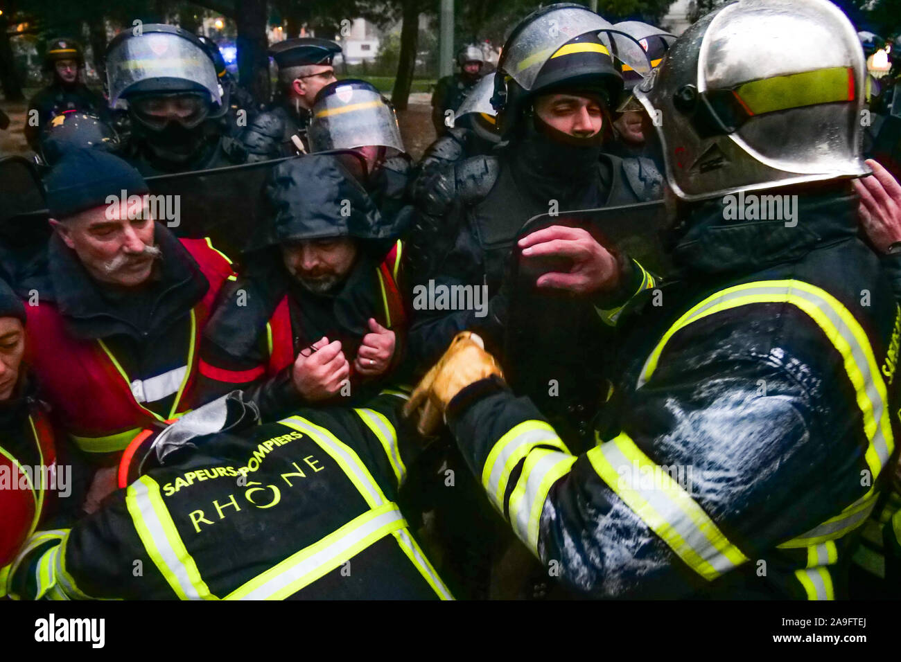 Police vs firefighters hi-res stock photography and images - Alamy