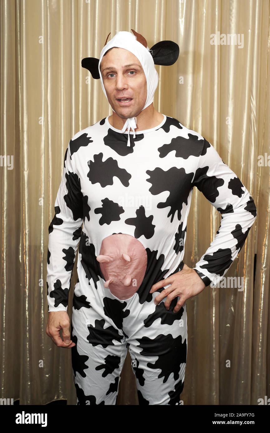 London, UK. 15th Nov, 2019. Alex Reid as Daisy the Cow at photocall for ...