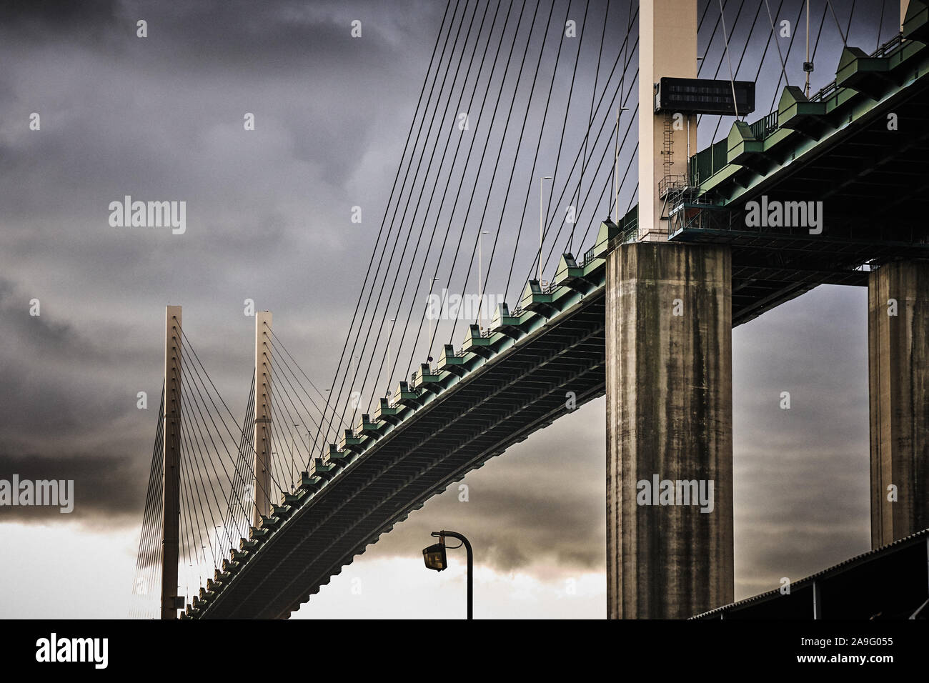 Queen elizabeth ii cable bridge hi-res stock photography and images - Alamy