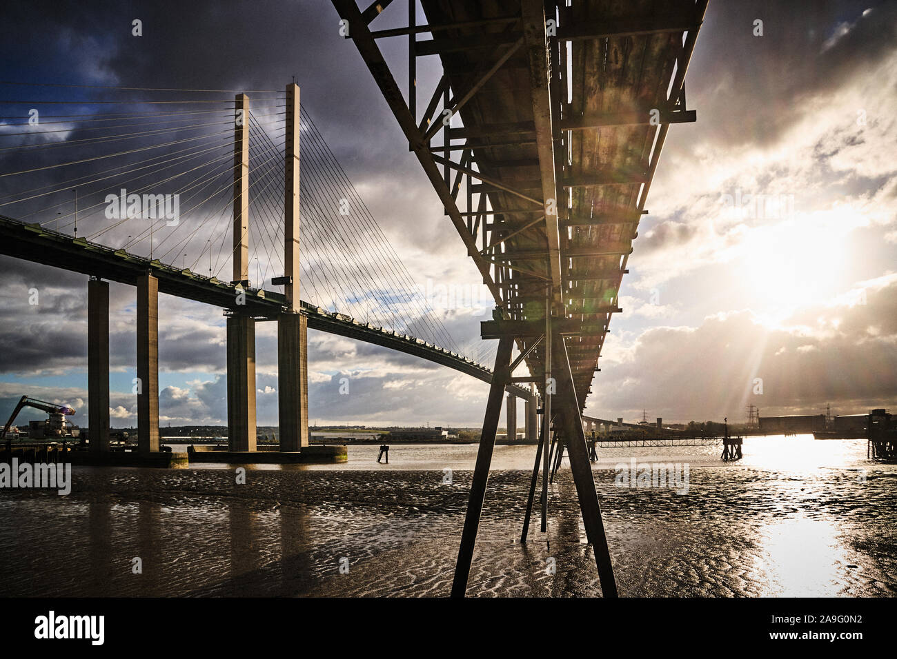 Queen elizabeth ii cable bridge hi-res stock photography and images - Alamy