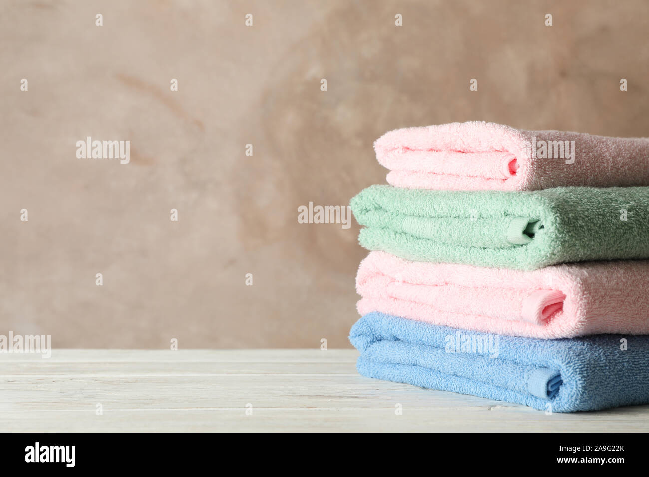 Linnen towel hi-res stock photography and images - Alamy
