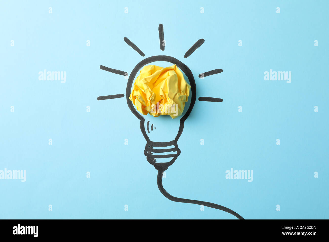 Drawn light bulb on blue background. Good idea concept Stock Photo - Alamy