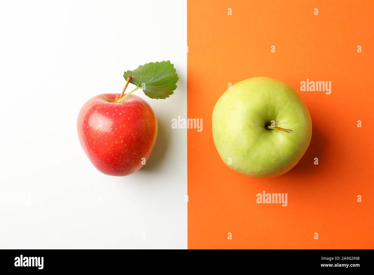 Two tone apple hi-res stock photography and images - Alamy