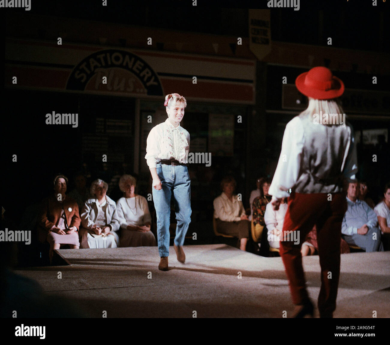 1990s fashion hi-res stock photography and images - Alamy