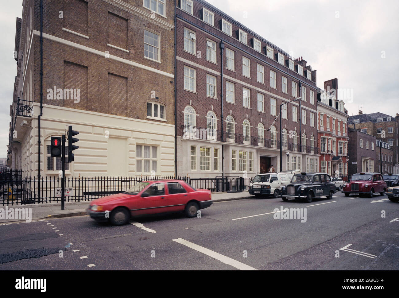 1992 Mayfair, London - Harley Street Stock Photo - Alamy