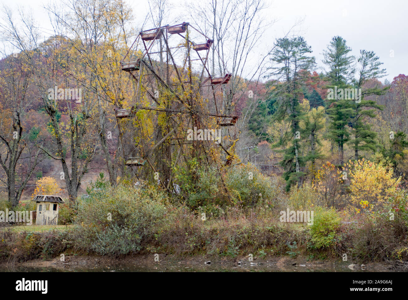 Lake shawnee amusement park hi-res stock photography and images - Alamy