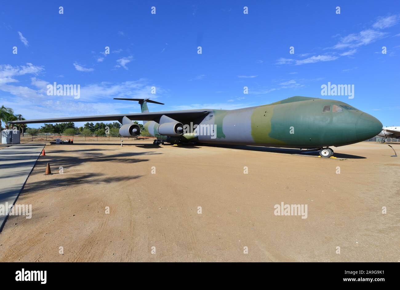 Lockheed C-141 Starlifter Stock Photo - Alamy