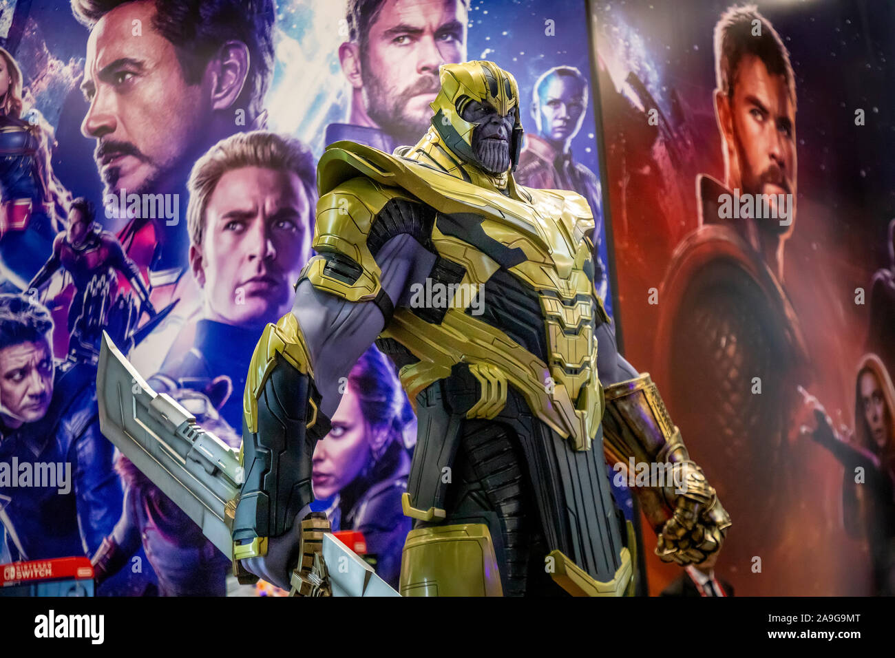 Tony stark iron man hi-res stock photography and images - Alamy