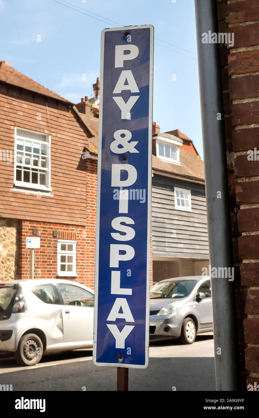 Pay and display sign hi-res stock photography and images - Alamy