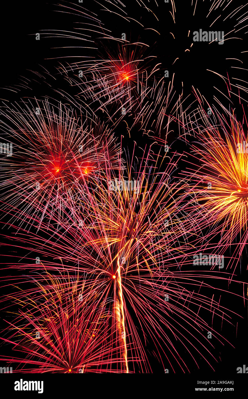 Feuerwerk in Montreal, Kanada , Golden Jupiter Trophy Stock Photo - Alamy