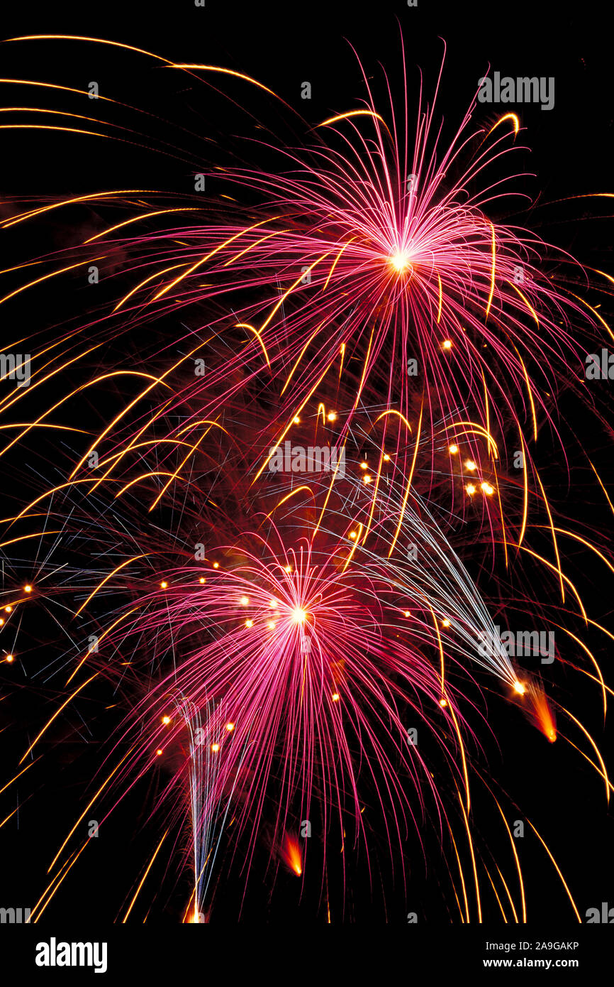 Feuerwerk in Montreal, Kanada , Golden Jupiter Trophy Stock Photo - Alamy