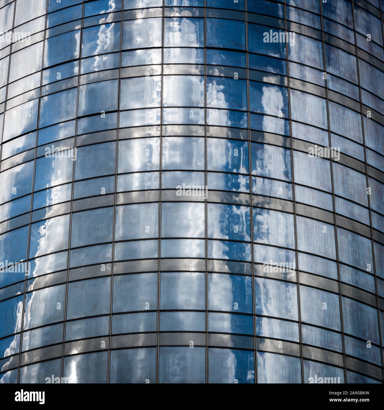 Business curved architecture hi-res stock photography and images - Alamy