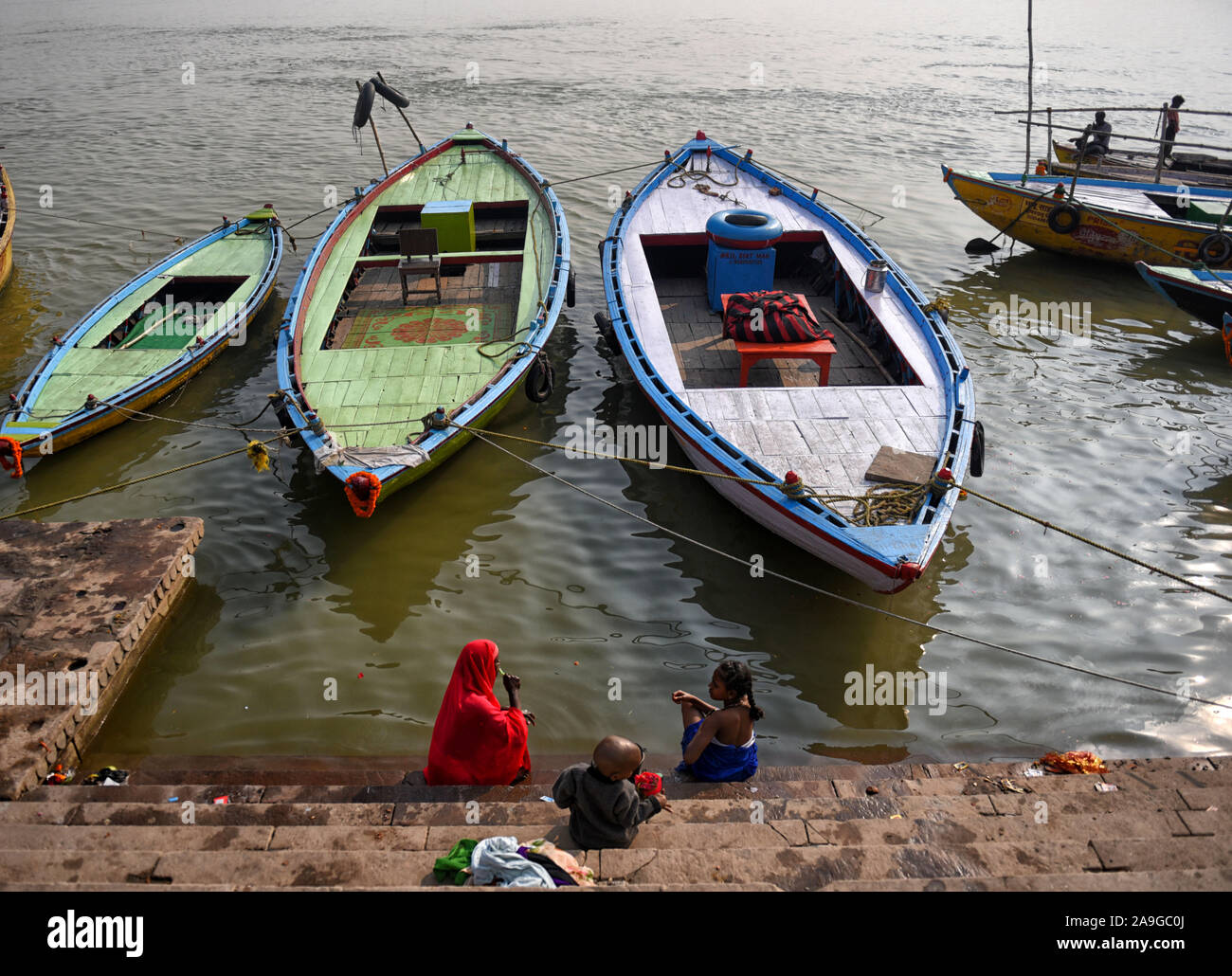 Varanasi, India. 13th Nov, 2019. Devotees take a Bath at the shores of ...