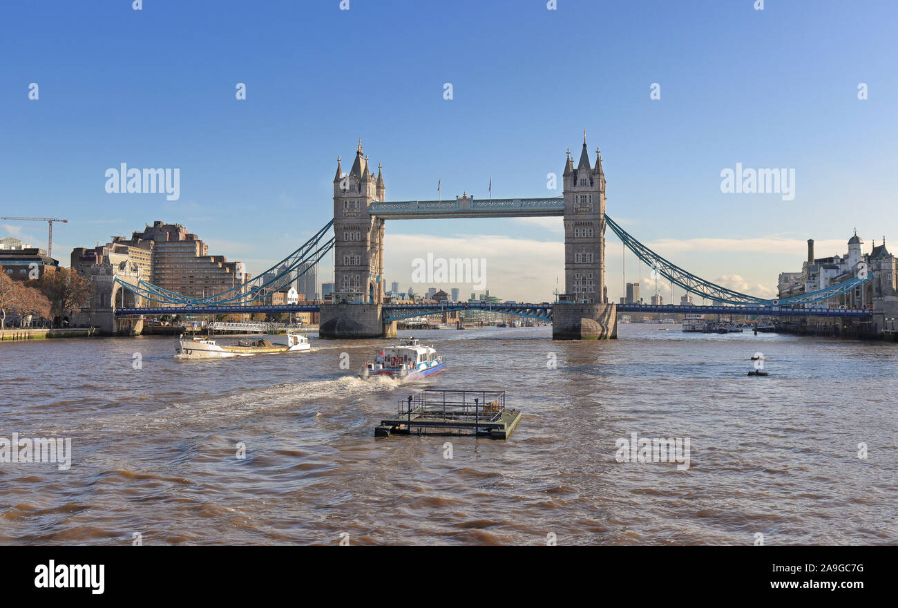London Bridge over the River Thames Stock Photo - Alamy
