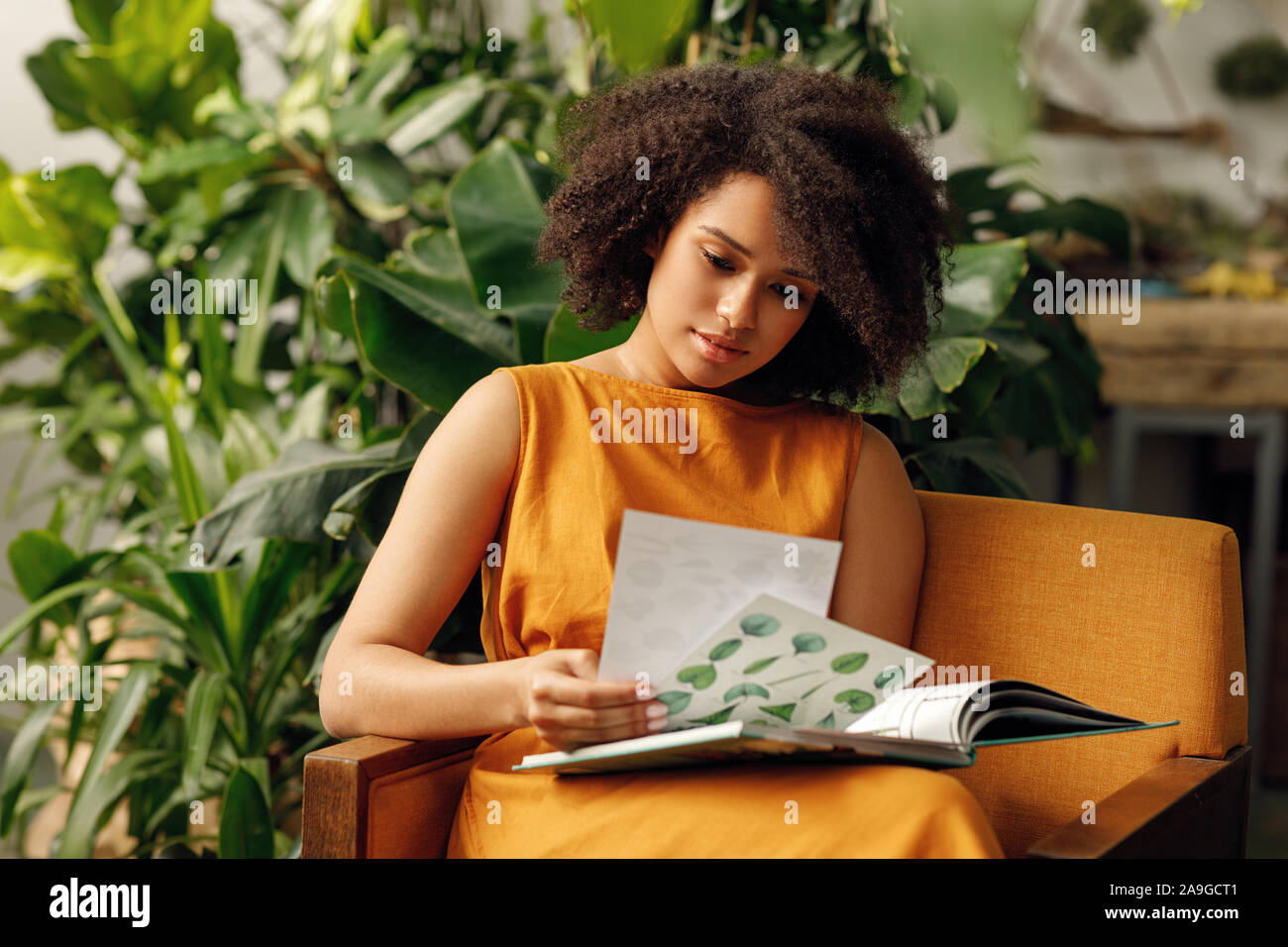 African american botanist hi-res stock photography and images - Alamy