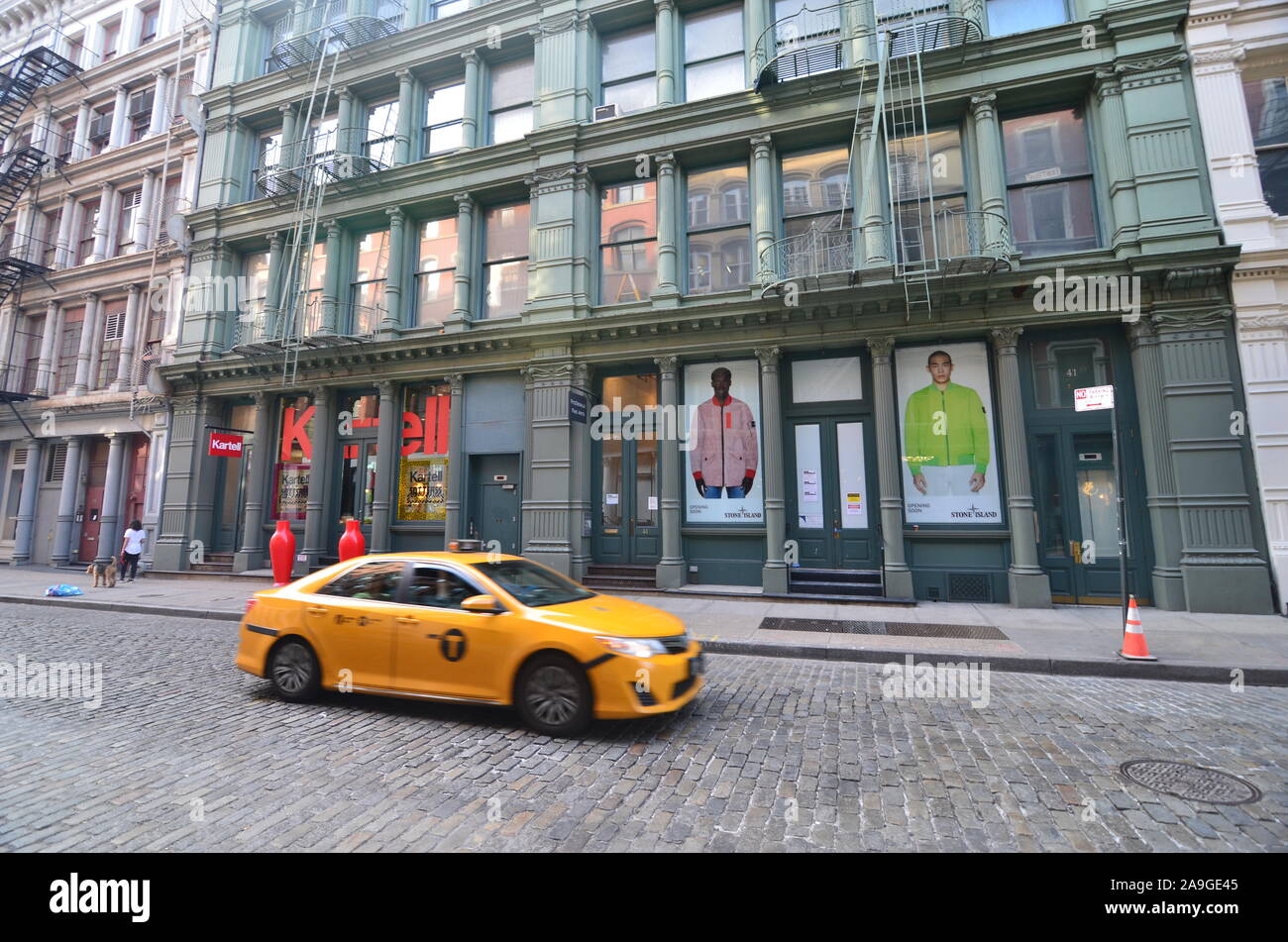 New York City street view, NYC, USA Stock Photo - Alamy