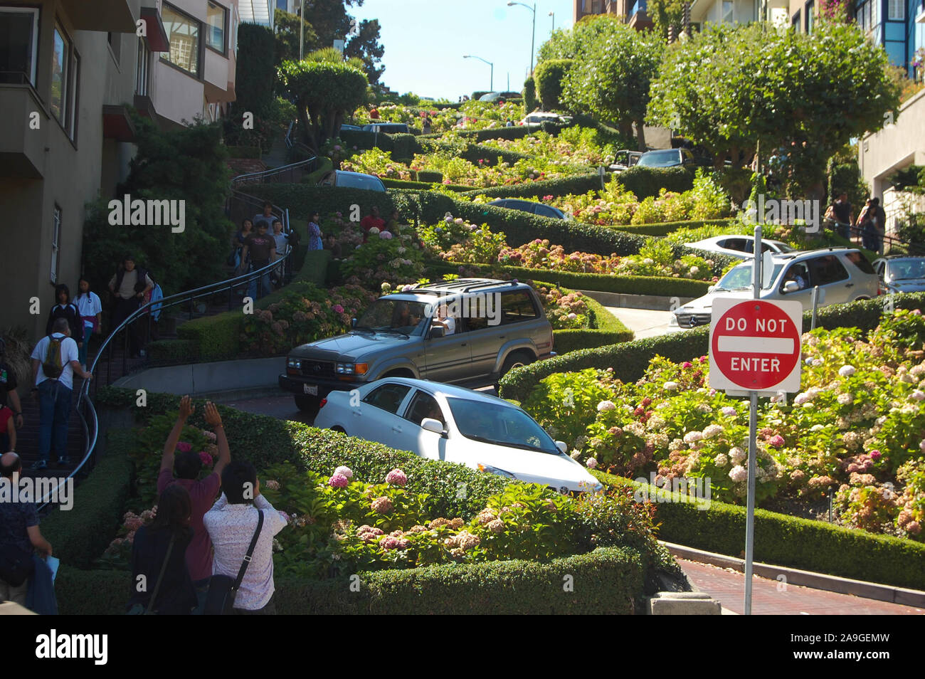 Crooked Street in San Francisco street Lombard Street California USA ...
