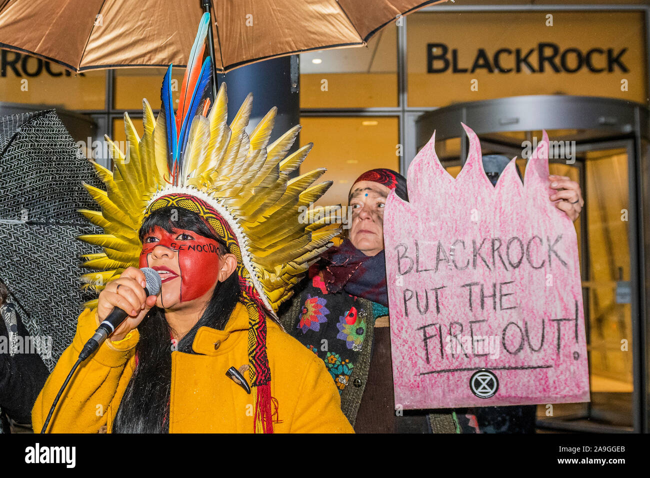 Nonviolent protest hi-res stock photography and images - Alamy
