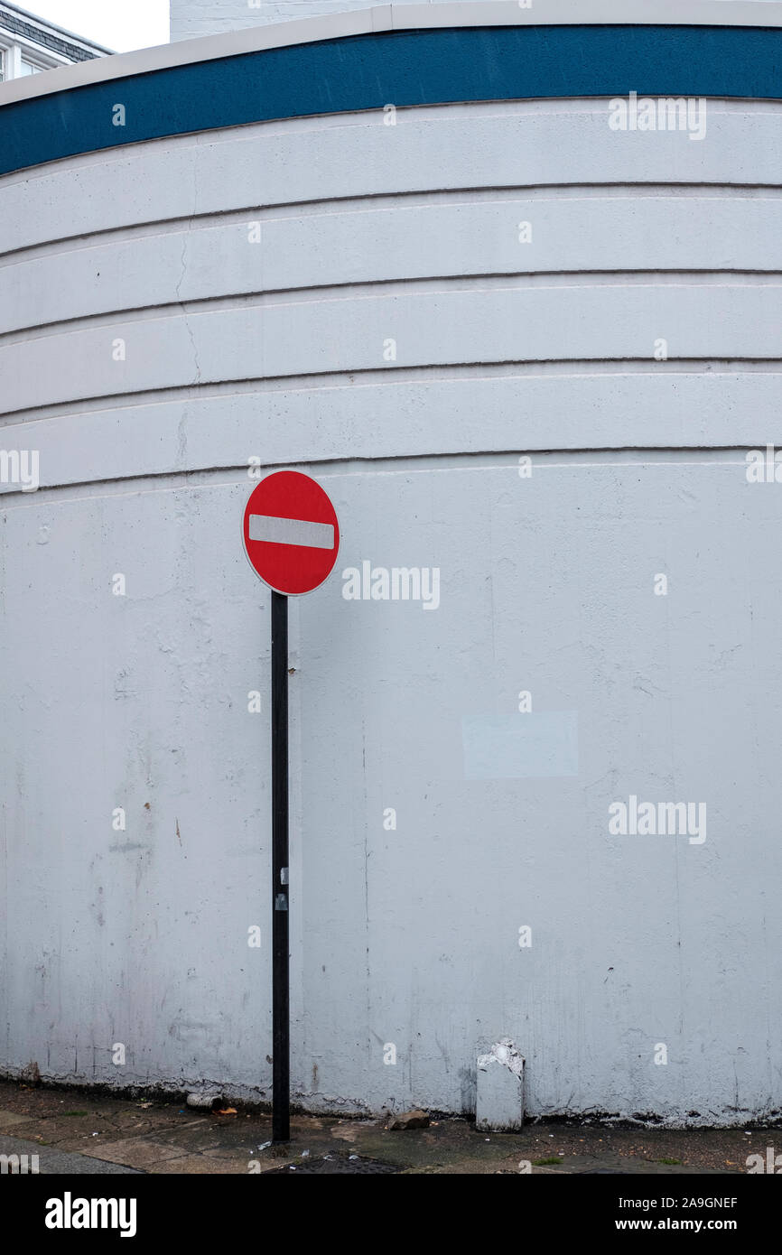 Sign no entry hi-res stock photography and images - Alamy