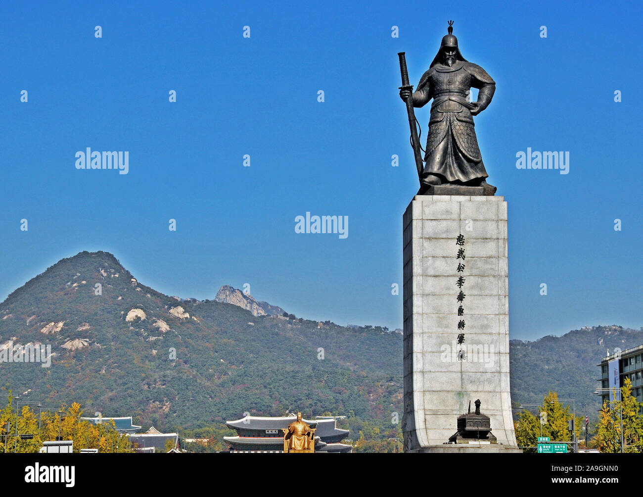 The statue of the admiral hi-res stock photography and images - Alamy