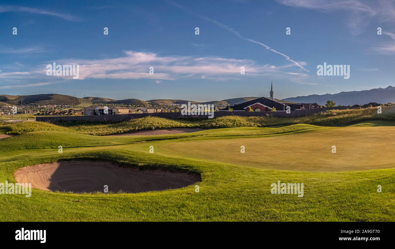 Golf course sand traps hi-res stock photography and images - Alamy