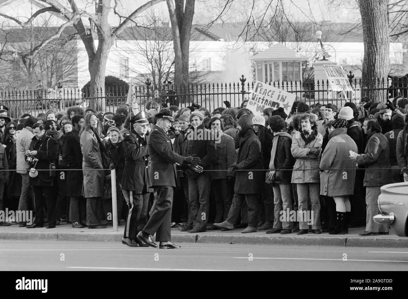 Crowd protest 1971 usa hi-res stock photography and images - Alamy