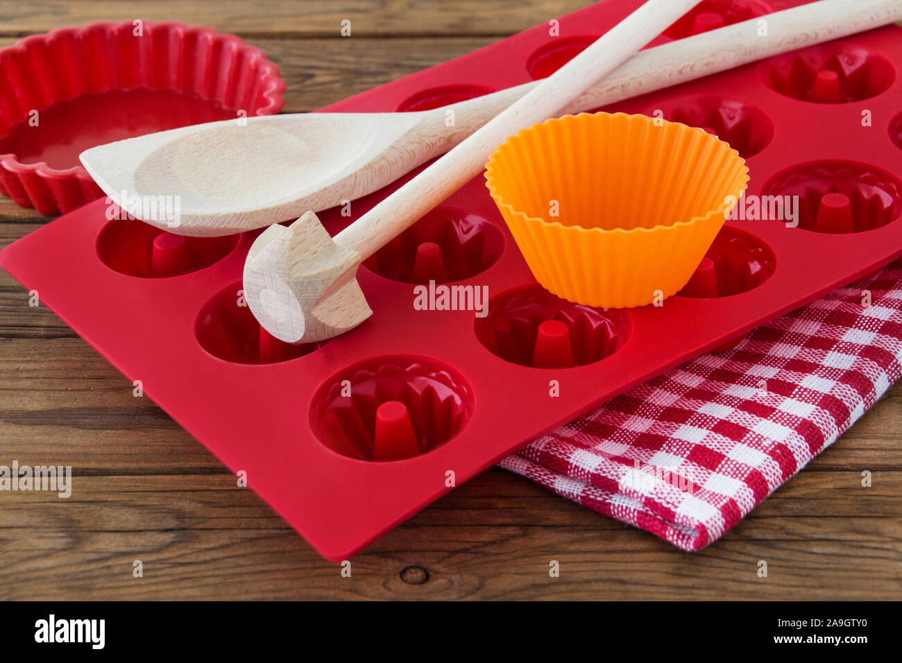 Baking supplies hi-res stock photography and images - Alamy