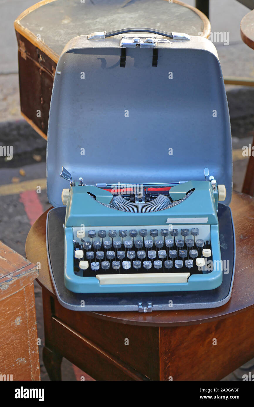 Portable Vintage Blue Typewriter in Case Stock Photo - Alamy