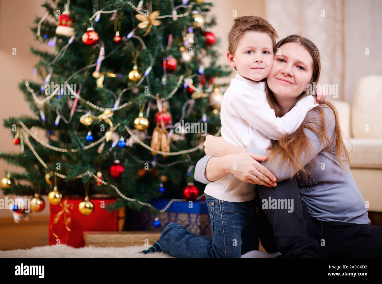 Mutter sohn frau junge kind zusammen hi-res stock photography and ...
